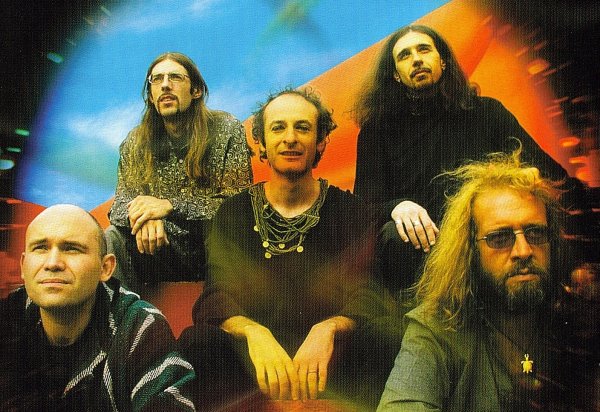 BACKGROUND MAGAZINE Special: The Watch - Vacuum