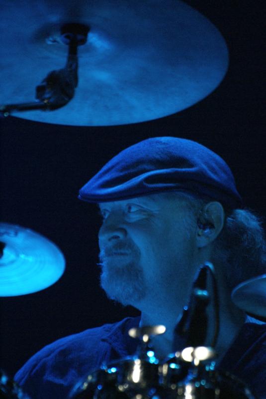 BACKGROUND MAGAZINE Concert Review: Jethro Tull, May 19, 2010 Tilburg ...