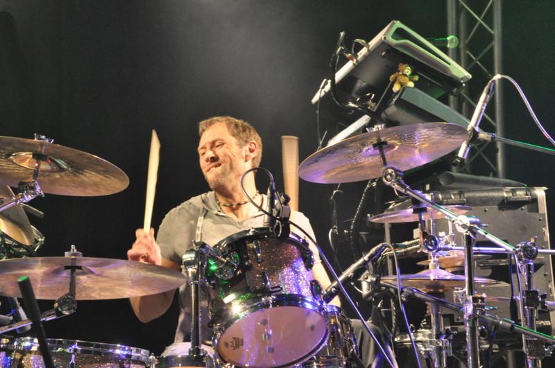 BACKGROUND MAGAZINE Concert Review: Dec burke & Mick Pointer, Script ...