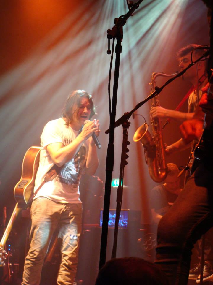 BACKGROUND MAGAZINE Concert Review: Ray Wilson