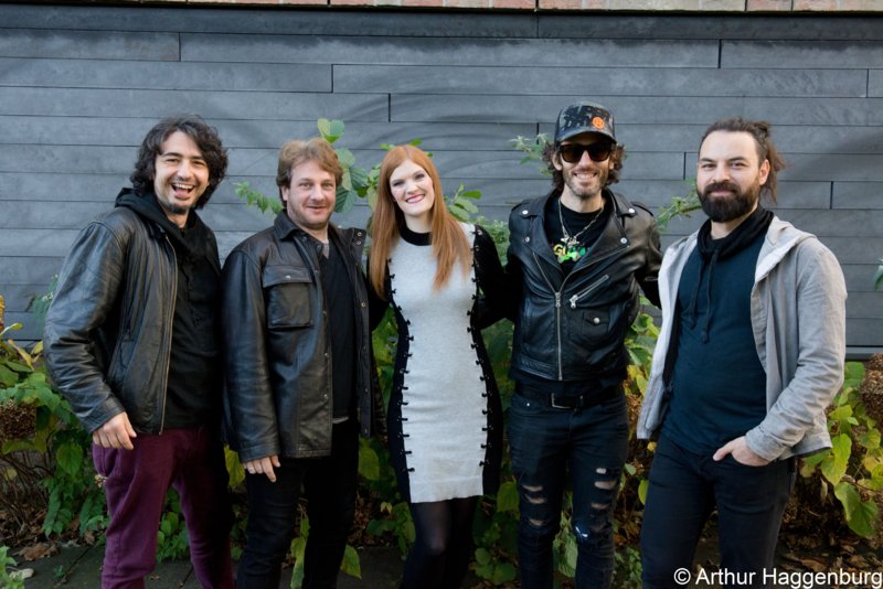 BACKGROUND MAGAZINE Concert Review: Hayley Griffiths