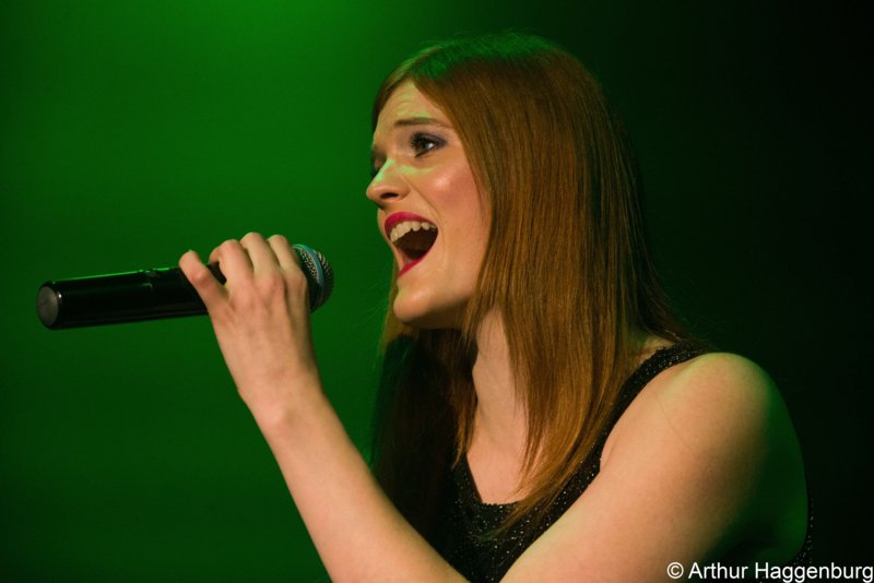 BACKGROUND MAGAZINE Concert Review: Hayley Griffiths