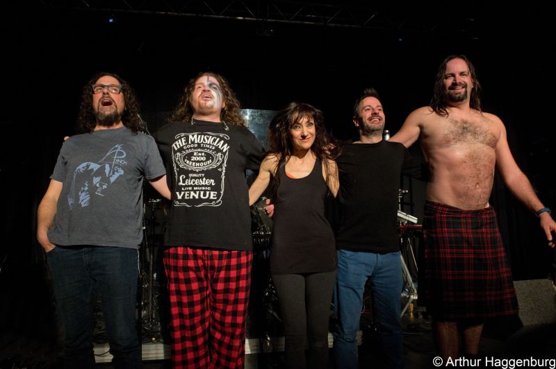 BACKGROUND MAGAZINE Concert Review: Mr.Punch