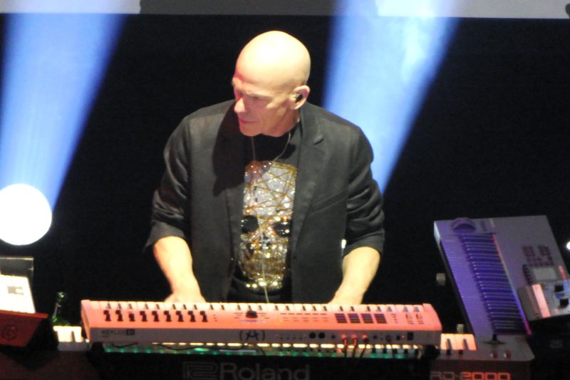 BACKGROUND MAGAZINE Concert Review: Marillion