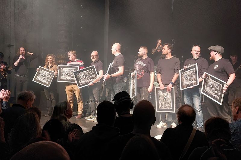 BACKGROUND MAGAZINE Concert Review: Knight Area